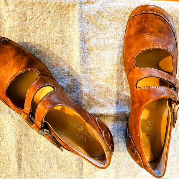 Durea | Shoes | Durea Brown Leathermary Janes | Poshmark